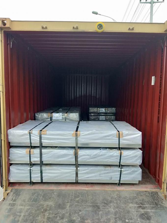 SS201 SS304 Stainless Steel 4x8 Perforated Metal Sheet 2mm Round Hole