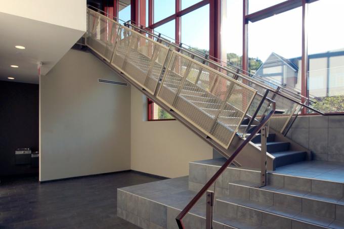 30%-60% Open area Architectural Metal Mesh 0.5mm-4.0mm Wire Mesh Stair ...