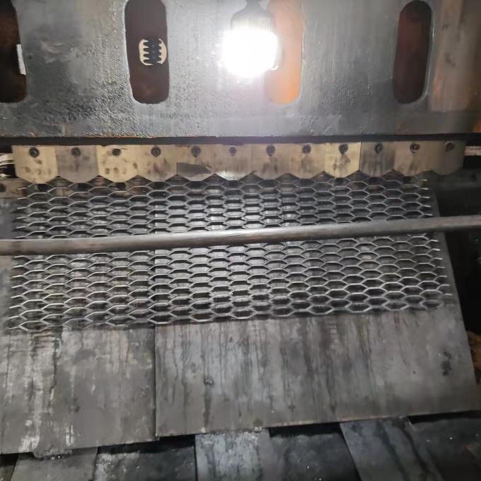 Truck Ramps Carbon Steel 3.0lbs Expanded Metal Mesh Diamond Catwalk ...