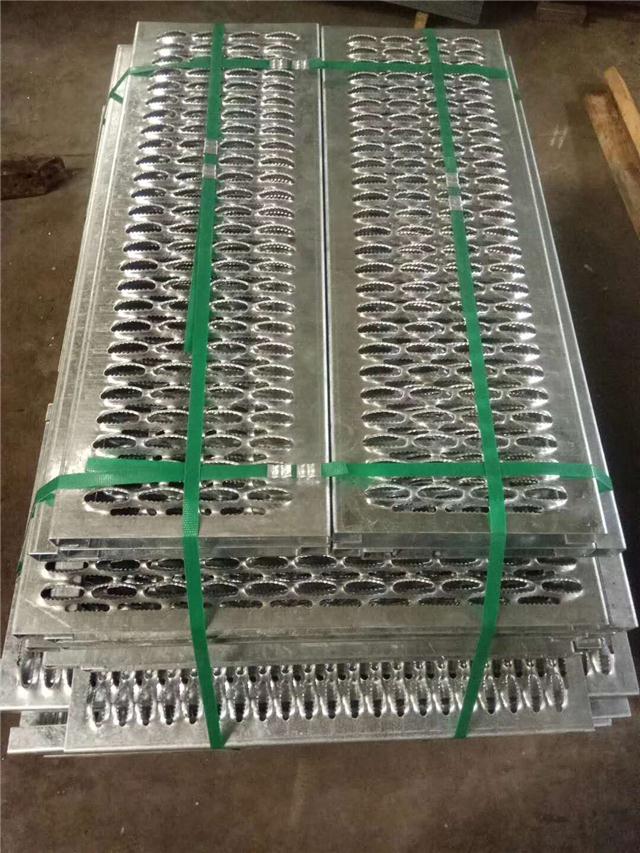 SGS Diamond Hole Metal Galvanized Steel Plank Grating Slip Resistant