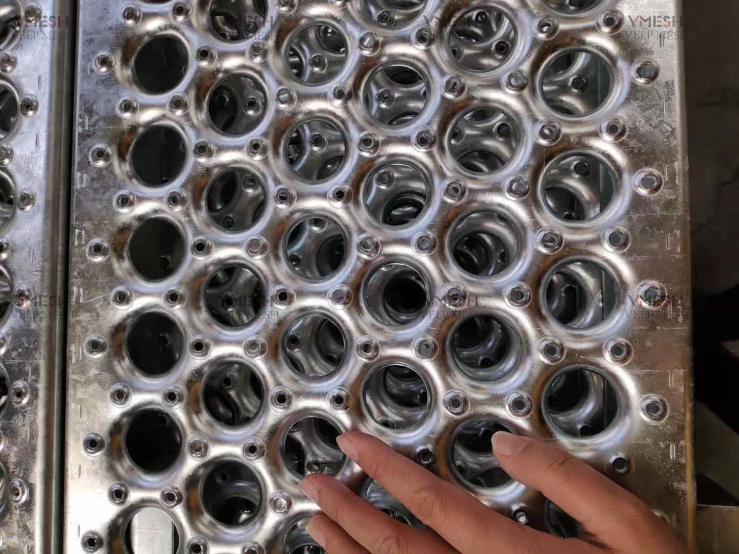 2.0-4.0mm Carbon Steel Ladder Rung Perf O Grip Safety Grating Easy ...