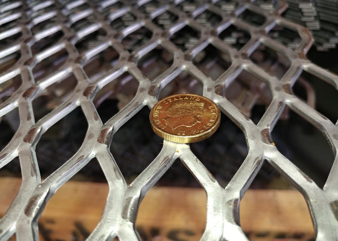 Flat Type 4mm Carbon Steel Diamond Expanded Metal Grating 4x8 Sheet