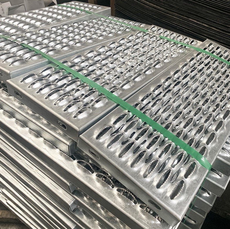 Galvanized Steel Diamond Grip Grating - Anti-Slip Walkway