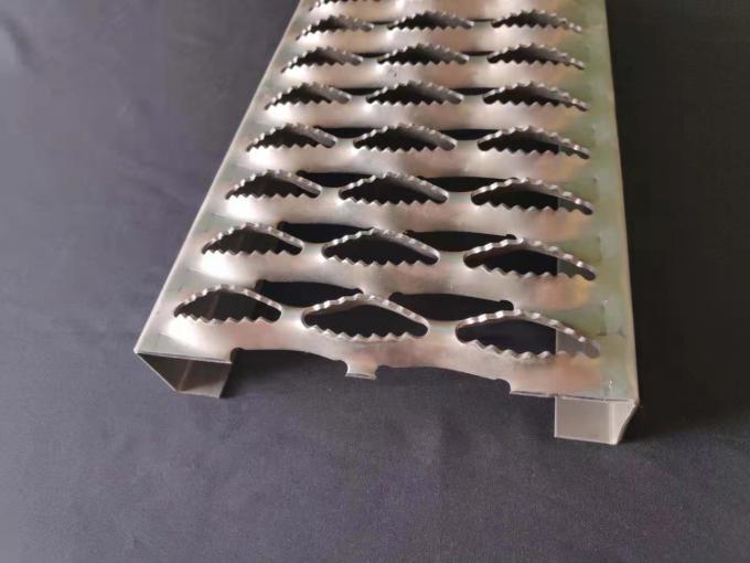 Industrial Mezzanines Diamond Safety Grating Aluminum Metal Stair ...